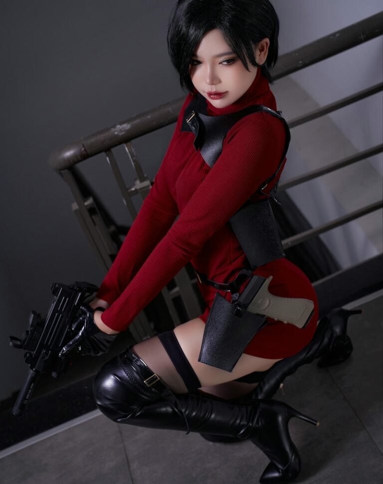 Ná thở với 100+ ảnh cosplay cảnh sát múp rụp của gái xinh
